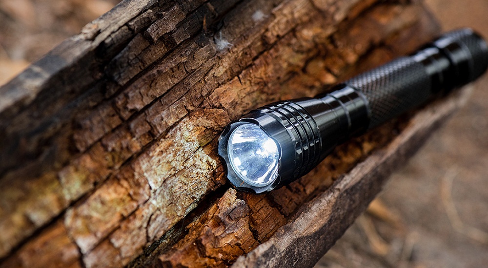 10 Best AA Flashlights Reviewed & Rated in 2024 | TheGearHunt